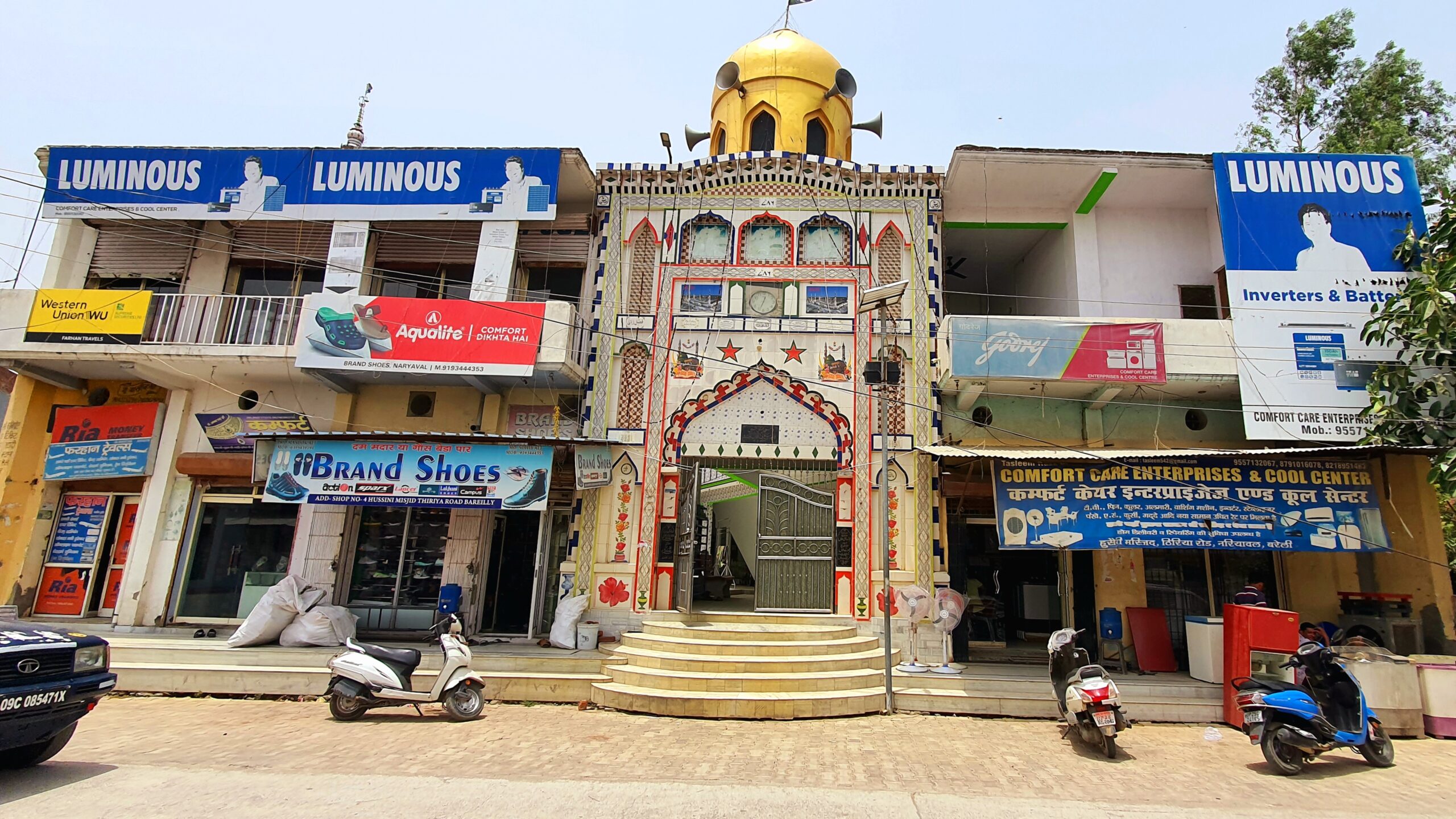 Masjid of Thiriya Nizawat Khan : The beautiful house of Allah ...