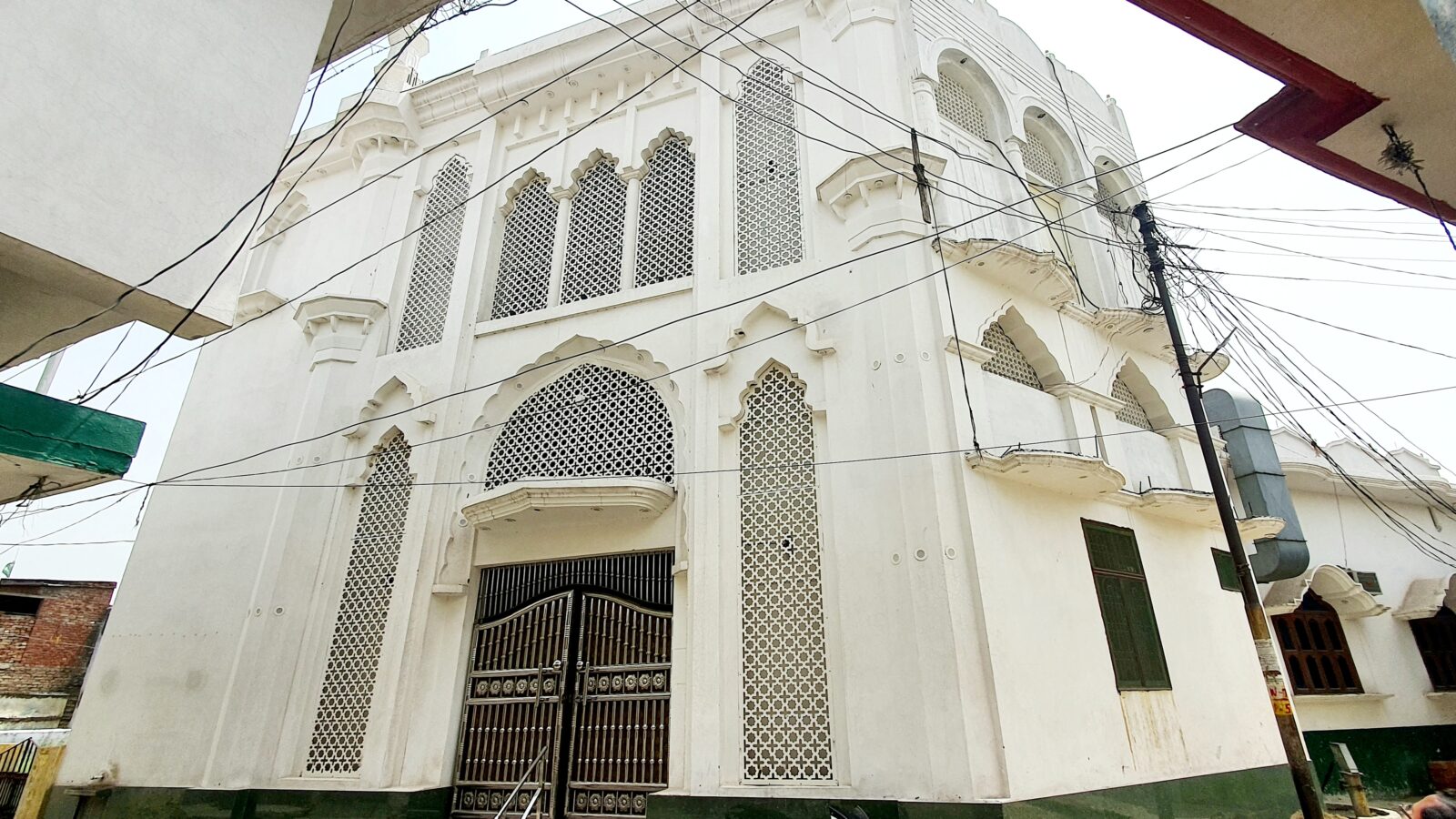 Masjid of Thiriya Nizawat Khan : The beautiful house of Allah ...